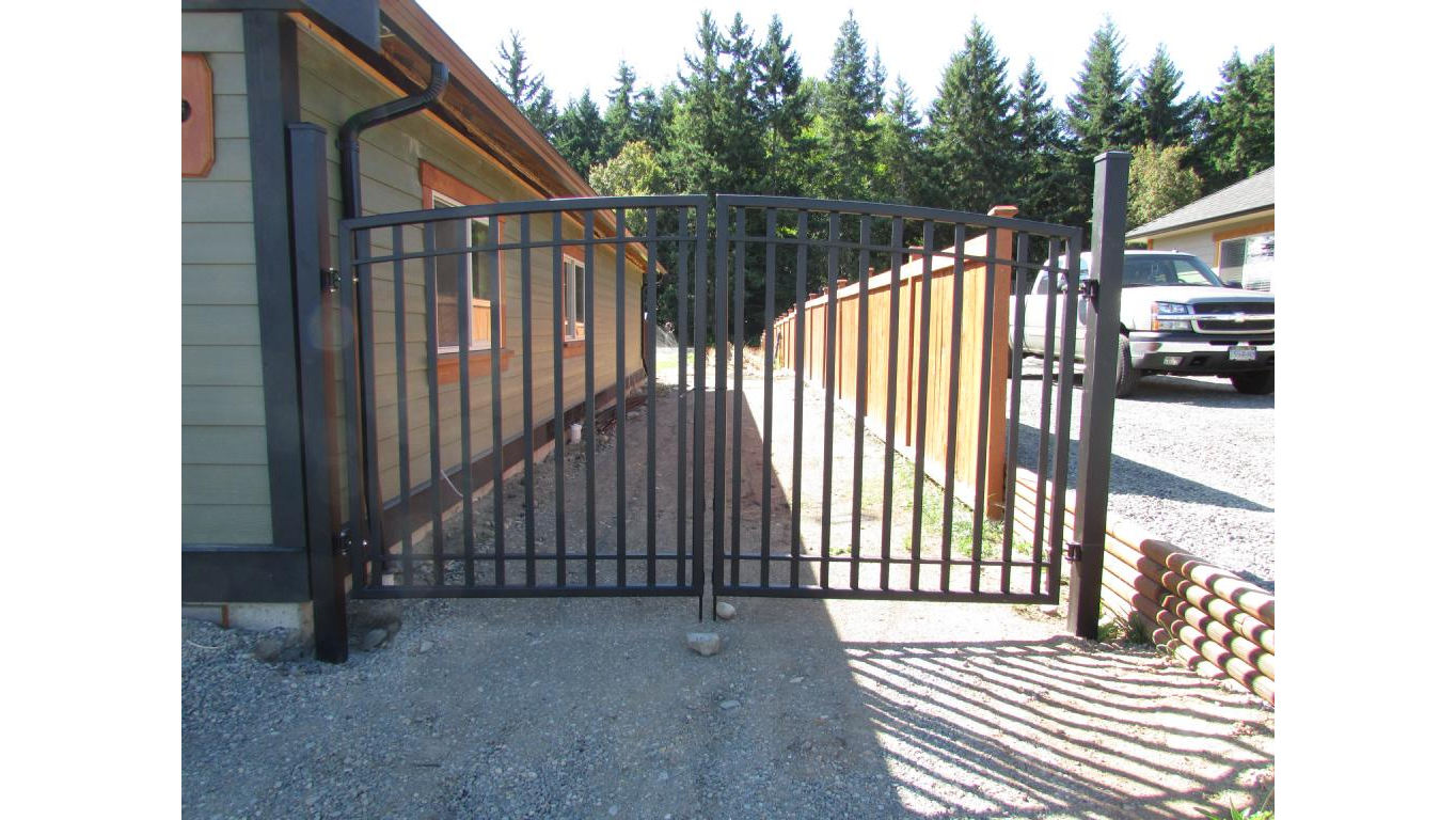 Pedestrian Gates :: Custom Aluminum Gates :: Juan - West Coast Custom Gates